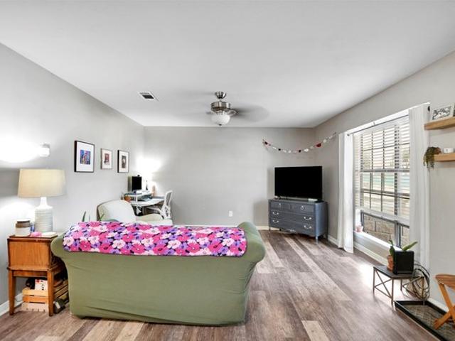 2401 Sycamore Ave Apt D4, Huntsville, TX 77340