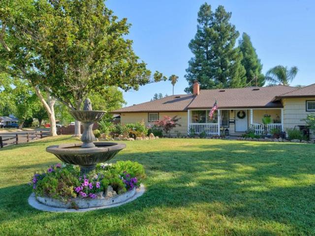 2401 Saint Francis Dr, Sacramento, CA 95821