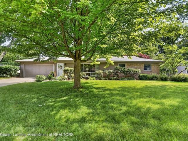 2401 Shawnee Trl, Okemos, MI 48864