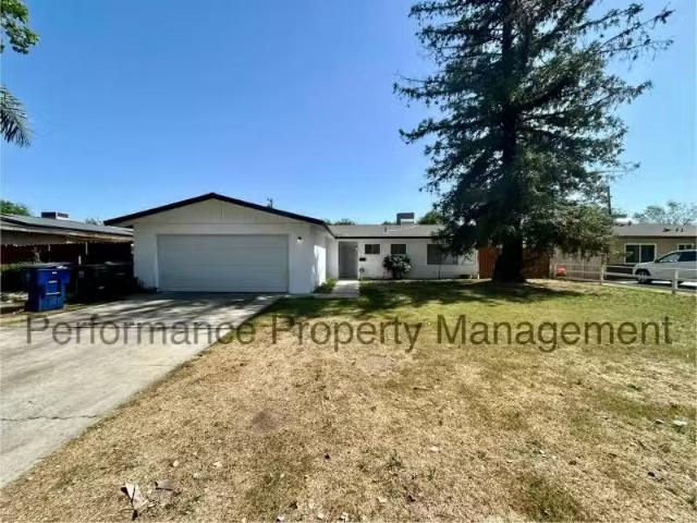 2401 Sherwood Ave, Bakersfield, CA 93304