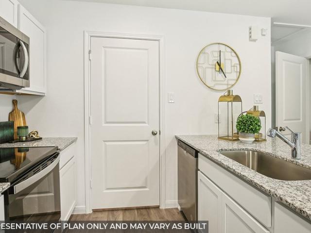 2401 Twin Court