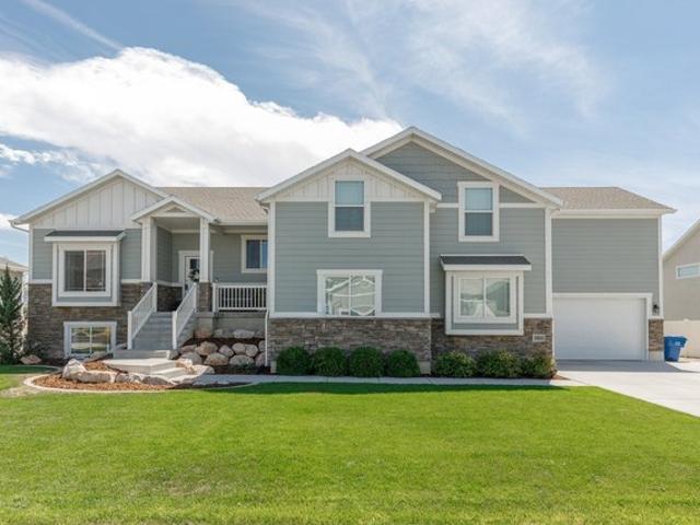2401 W 2775 N, Farr West, UT 84404