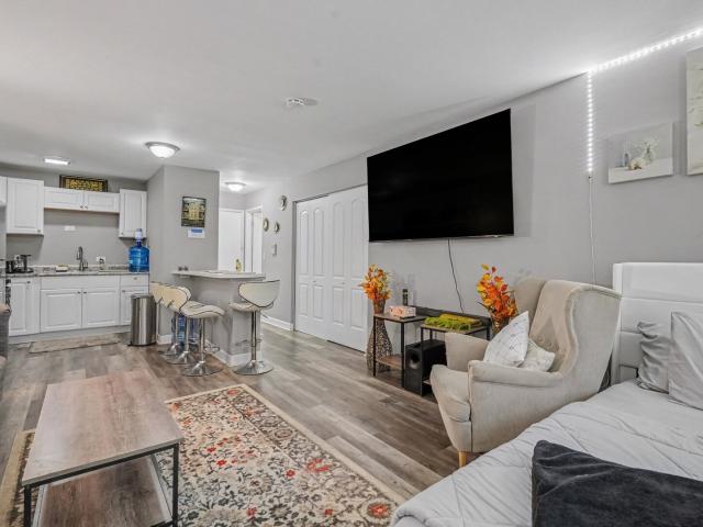 2401 W Balmoral Avenue # 1C