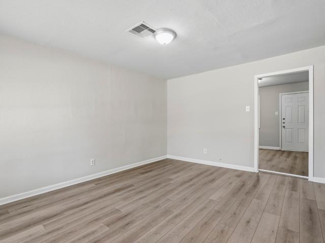 2401 Windsor Lane