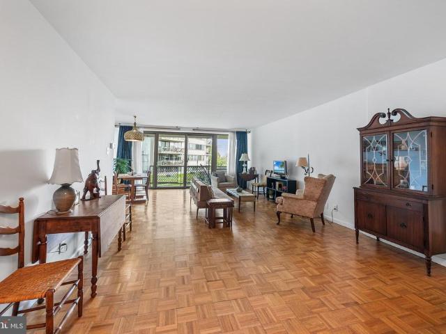 2401 00 Pennsylvania Avenue # 4B23