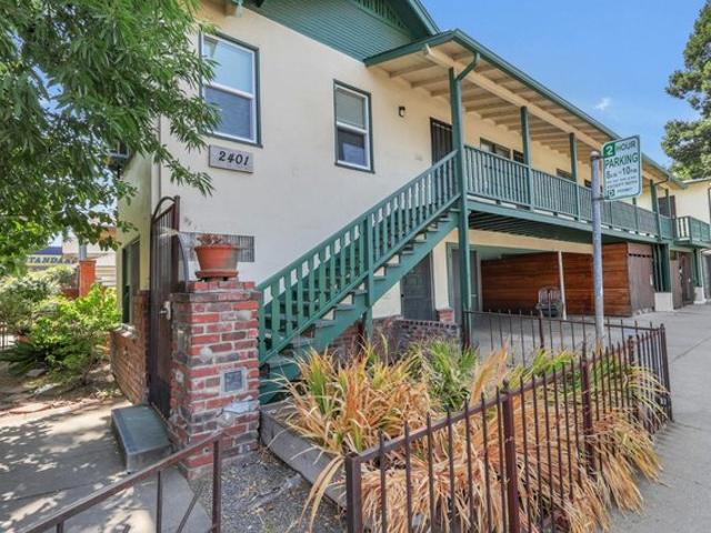 2401 24th St, Sacramento, CA 95818