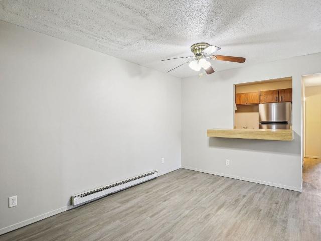 2401HI 2 Bedroom Apartment for Rent at 2401 High View Ct, Champaign, IL 61822 Parkland Ridge
