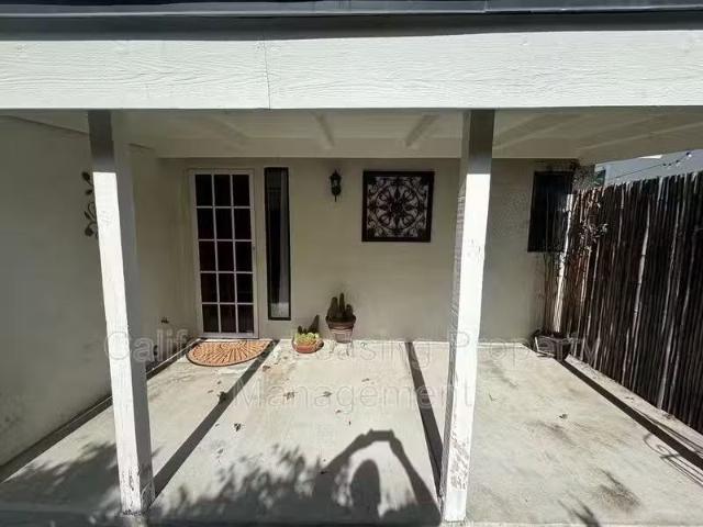 24022 Rockridge Ct Houses in Santa Clarita, CA