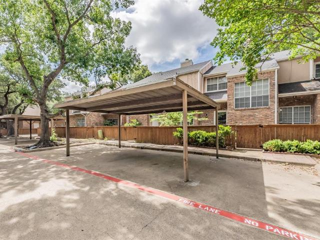 2402 Northlake Court