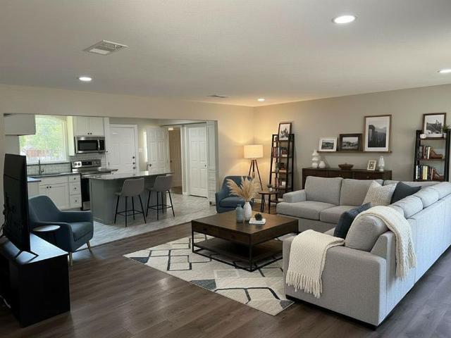 2402 Norwood Drive