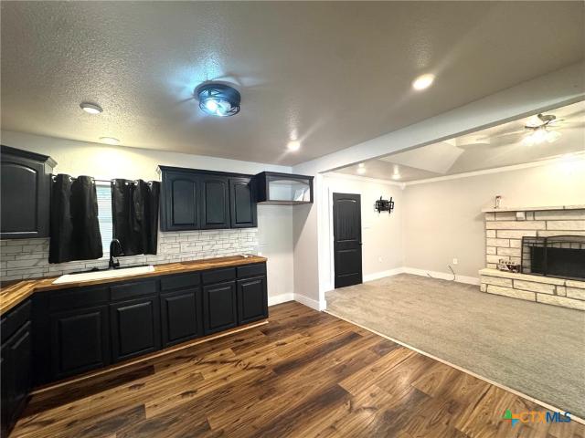 2402 Oak Drive