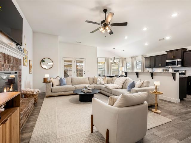2402 Armstrong Lane