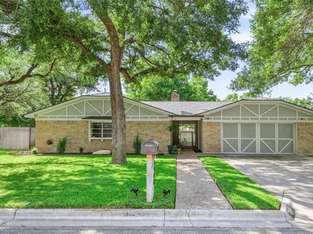 2402 Bonita St, Brownwood, TX 76801
