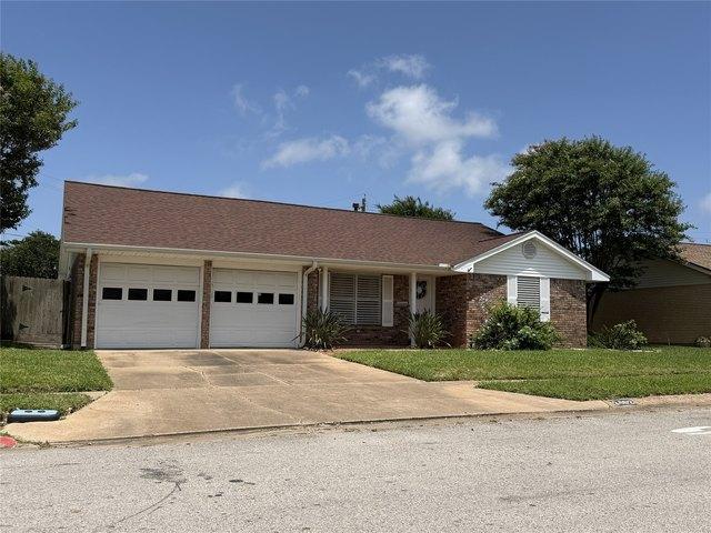 2402 Cypress St, Galveston, TX 77551