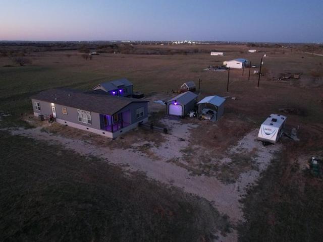 2402 County Road 132, Floresville, TX 78114