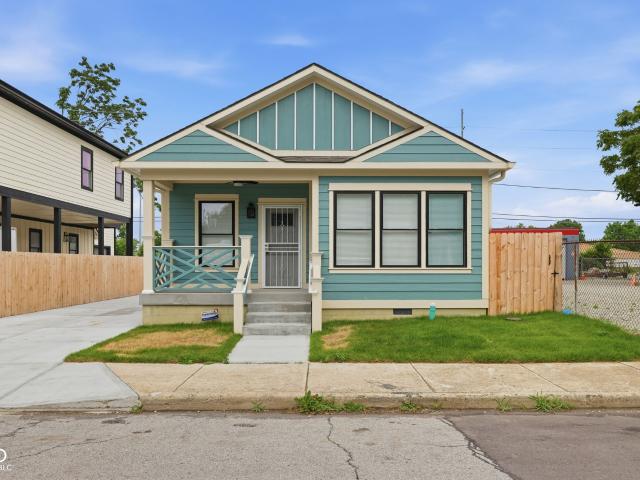 2402 E Brookside Avenue