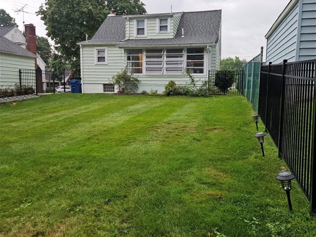 2402 Edgewater Drive