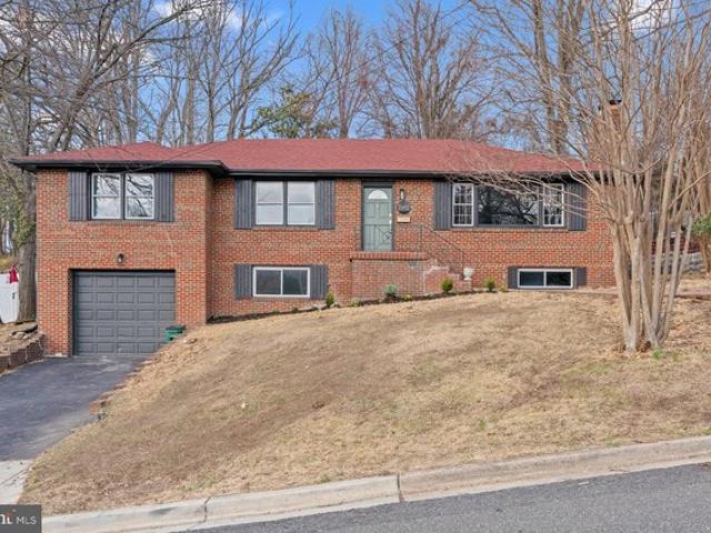 2402 Fairlawn St, Temple Hills, MD 20748