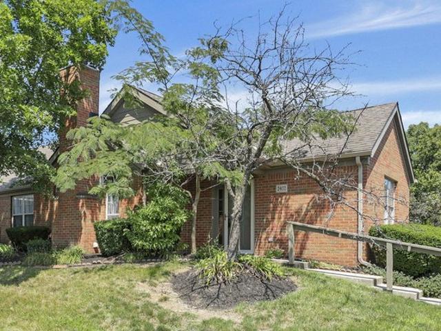 2402 Huntmaster Ln, Grove City, OH 43123