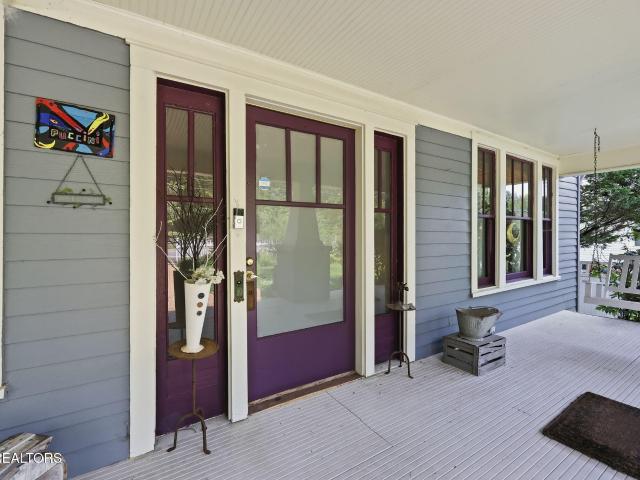 2402 Highland Drive