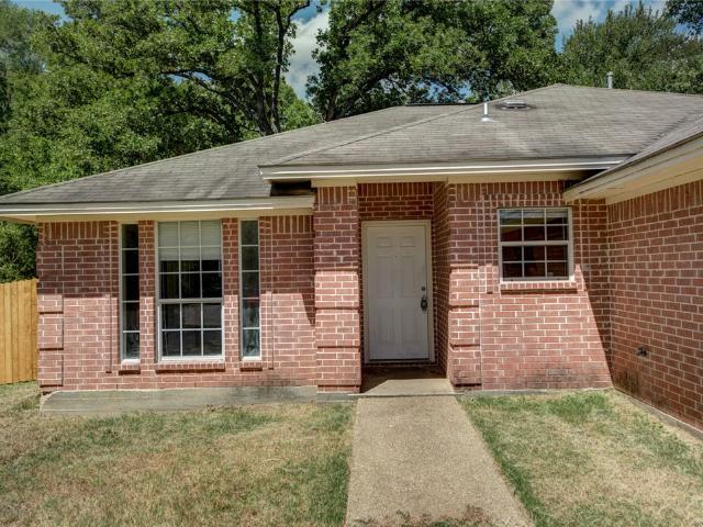 2402 Jaguar Ct, Bryan, TX 77807 | MLS #26000