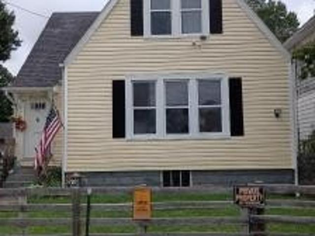 2402 Lynn St, Parkersburg, WV 26101