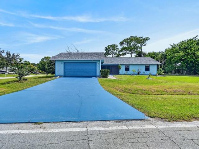 2402 SW Summit St, Port Saint Lucie, FL 34984