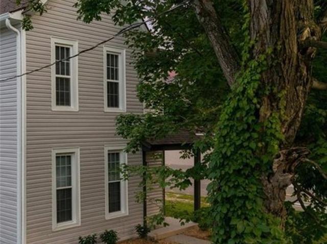 2402 Shelby St, New Albany, IN 47150