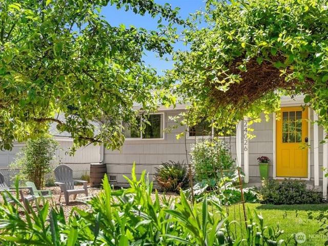 2402 th Ave W, Mountlake Terrace, WA 98043
