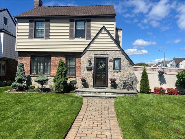 2402 th St, Whitestone, NY 11357