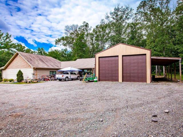 2402 W Maddox Road