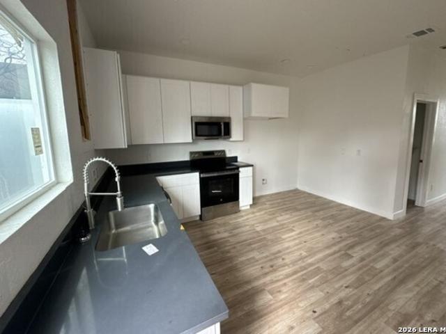 2402 W Martin St