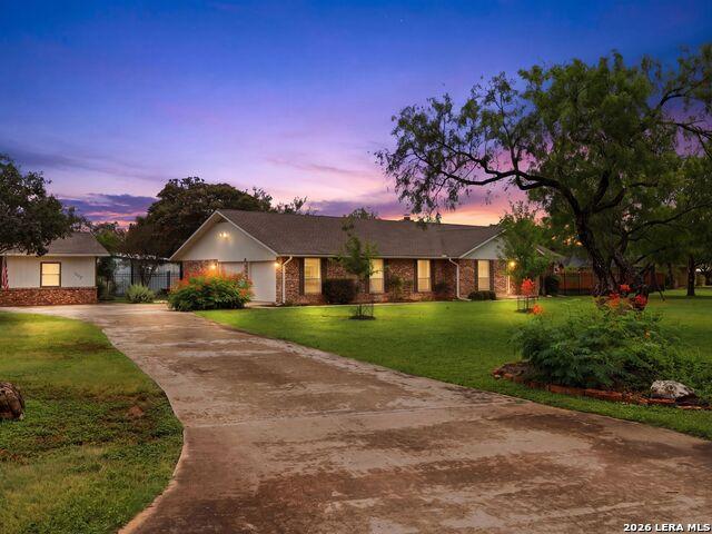 2402 Welsch Ln