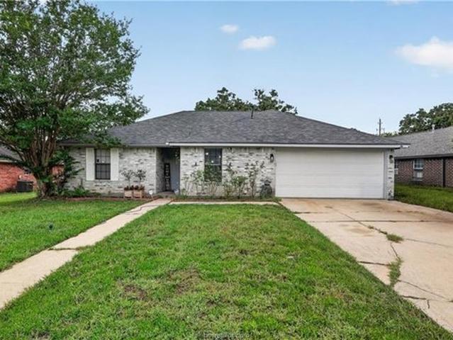 2402 Westwood Main Dr, Bryan, TX 77807