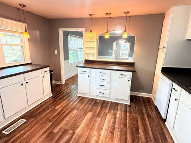 2402 15th St SW, Huntsville, AL 35805