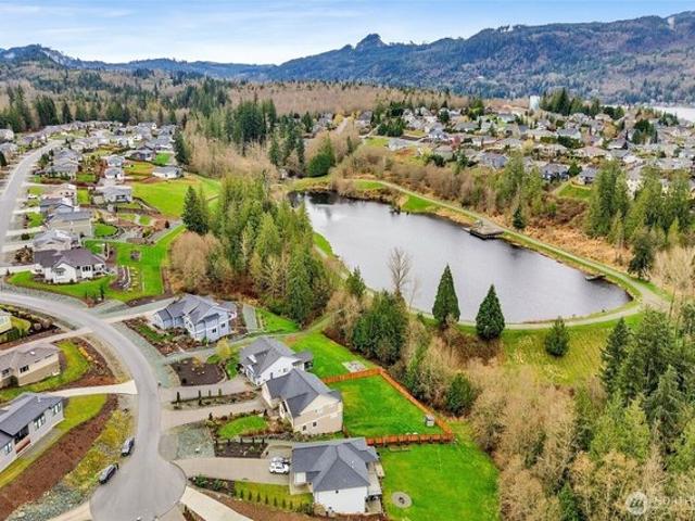 24030 Dolphin Ln, Mount Vernon, WA 98274