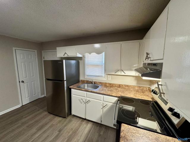 2403 Mastin Lake Road 1