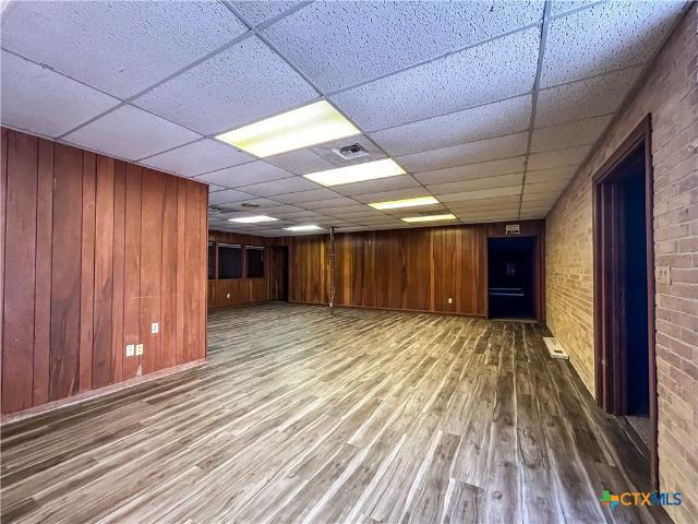2403 N Laurent