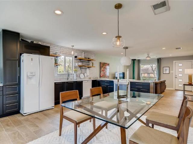 2403 Aldford Dr