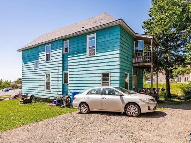 2403 and 2407 W 3rd St, Duluth, MN 55806