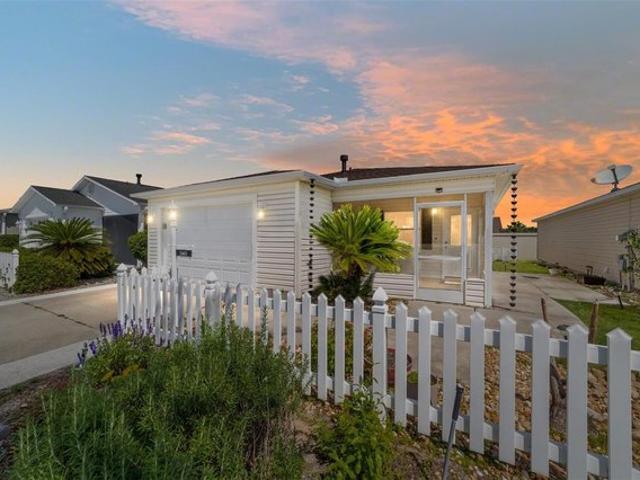 2403 Baton Pl, The Villages, FL 32162