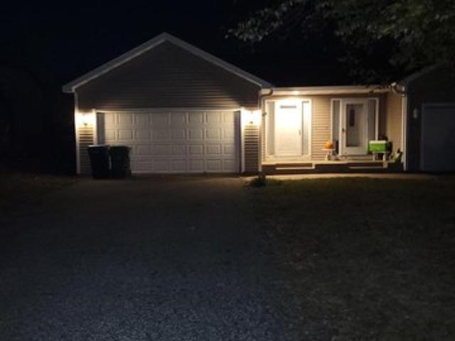 2403 Brenner Ct, Roseville, MN 55113