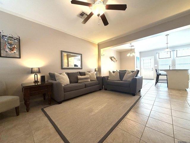 2403 Brightside Dr Apt 19, Baton Rouge, LA 70820