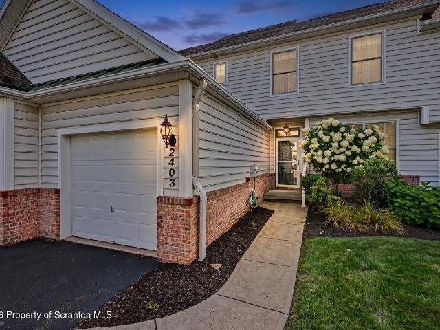 2403 Browning Close