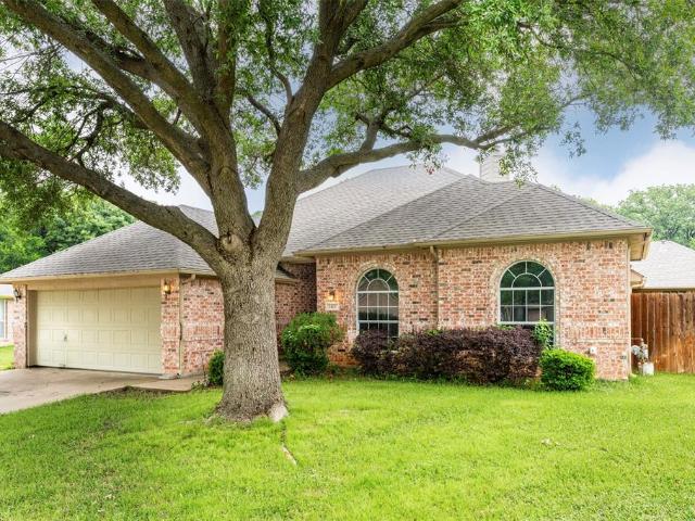 2403 Casey Ct, Arlington, TX 76013 | MLS #21254 | Compass