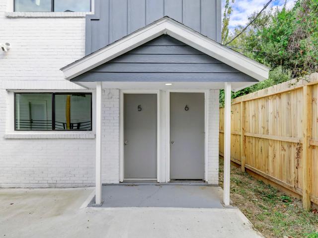 2403 Cleburne Street 1