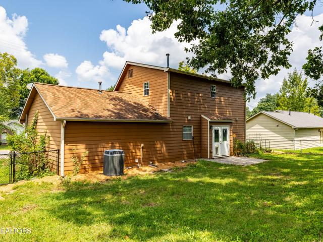 2403 Crestpark Rd