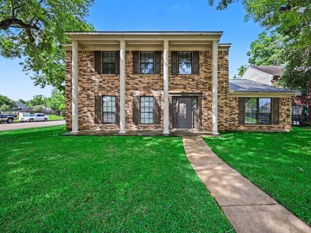 2403 Horseshoe Ln, Richmond, TX 77406
