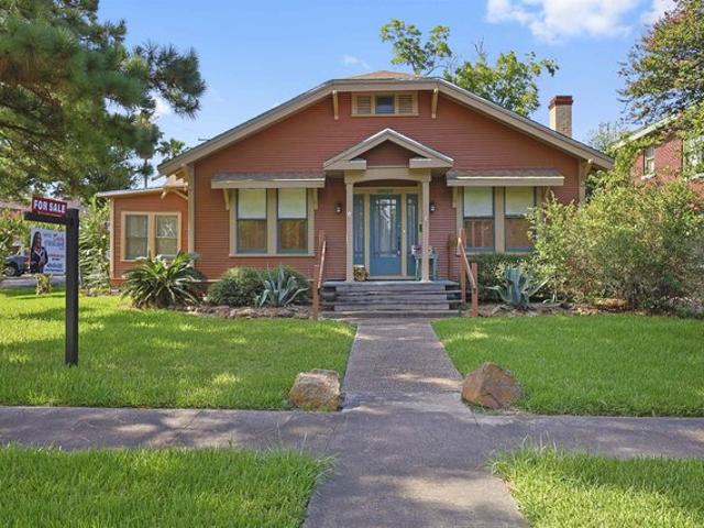 2403 South St, Beaumont, TX 77702