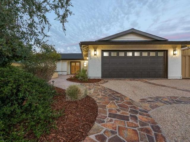2403 Torrejon Pl, Carlsbad, CA 92009